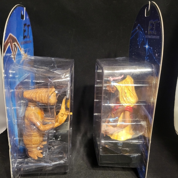 Universal | Toys | 2new Vintage Et Interactive And Limited Edition ...